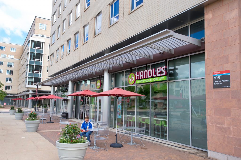 16 Handles – The Plaza at Livingston Campus